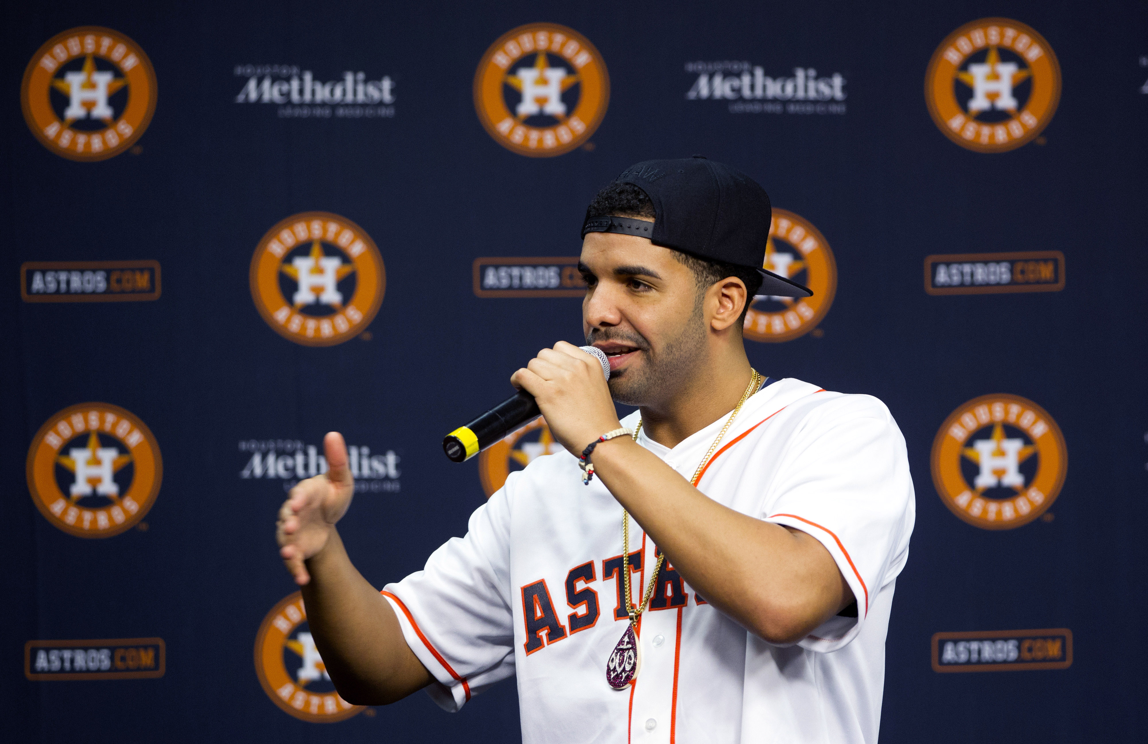 Music Monday: Ahead of Opening His Summer Tour In Texas, Drake Films ...