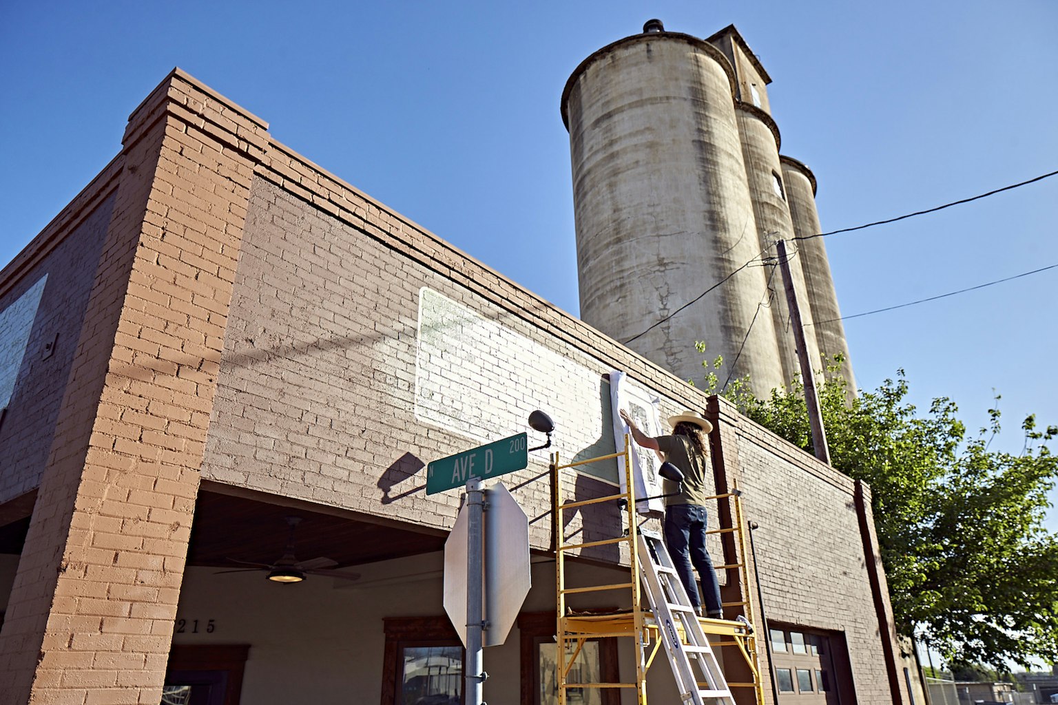 A Sign Painter's Tour of Texas – Texas Monthly
