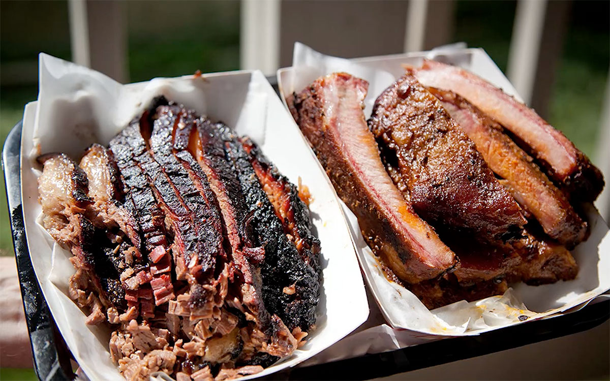 On the Road with Daniel Vaughn: Gatlin's BBQ — Video – Texas Monthly