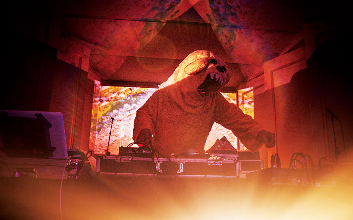 Exploded Drawing Keeps Electronic Music Pure in Austin – Texas Monthly