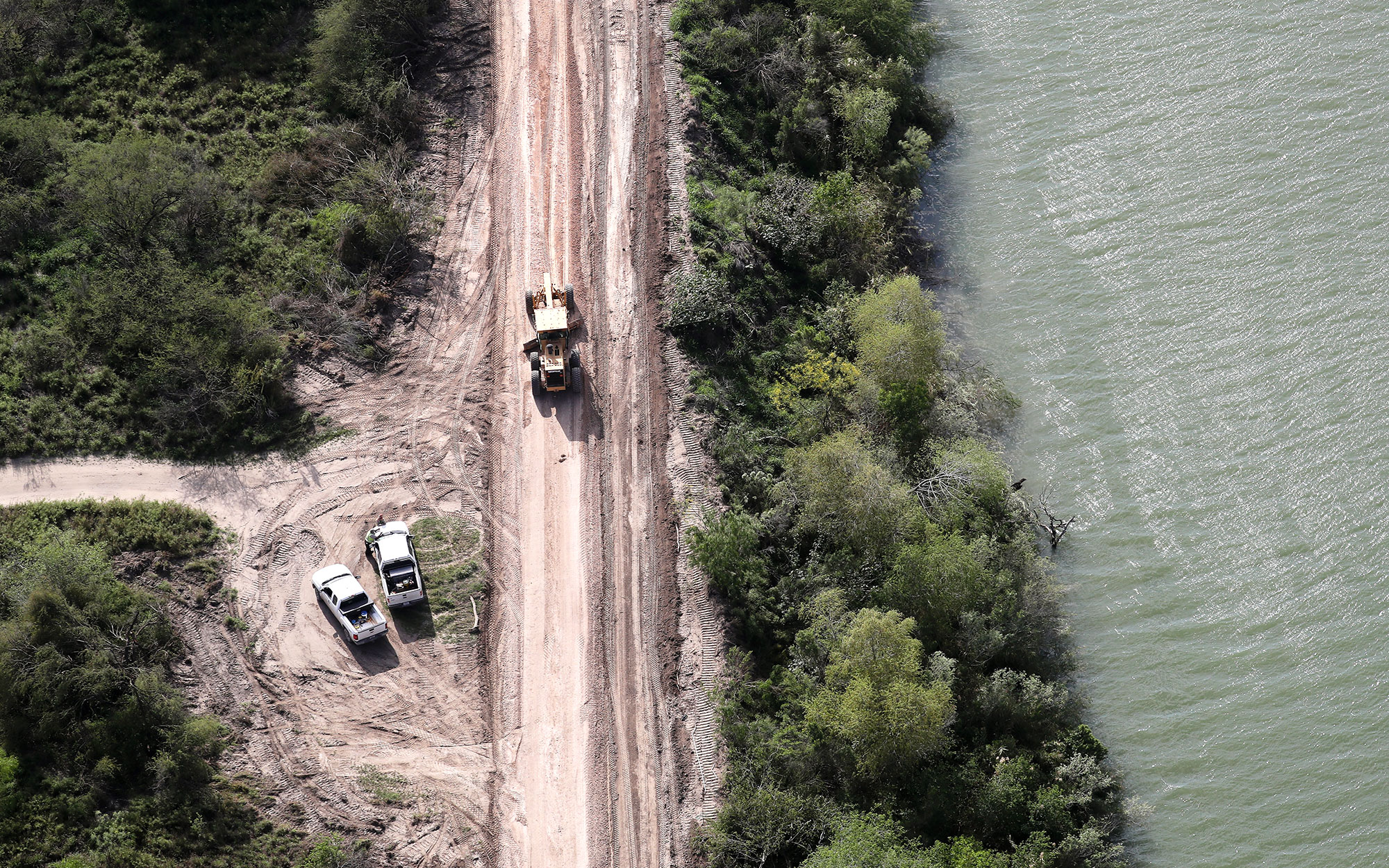 Poll Says Texans Support Sending Troops to the Border – Texas Monthly