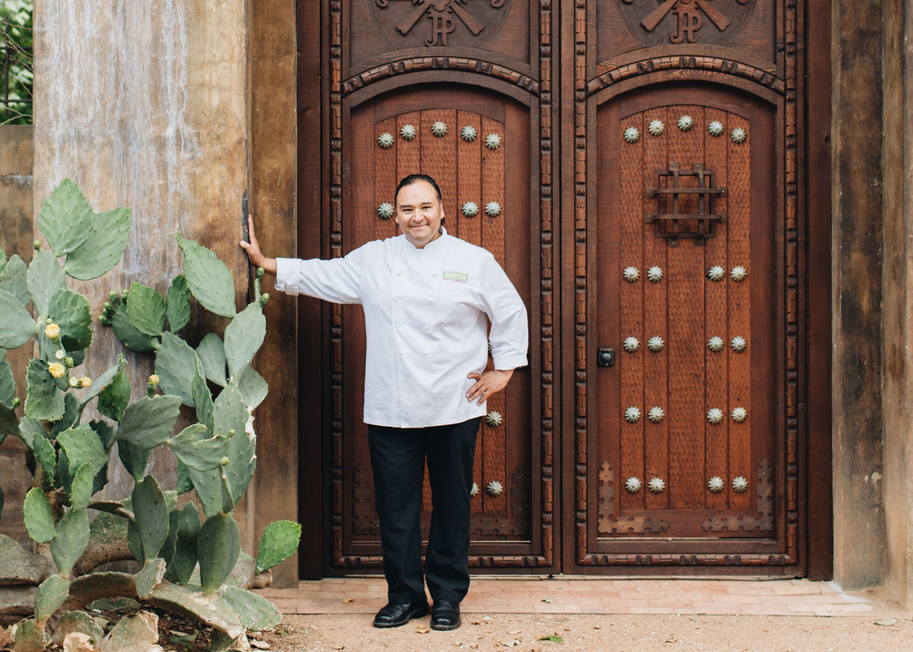 Chef Johnny Hernandez Turns His Home Into an Art-filled Wonderland ...