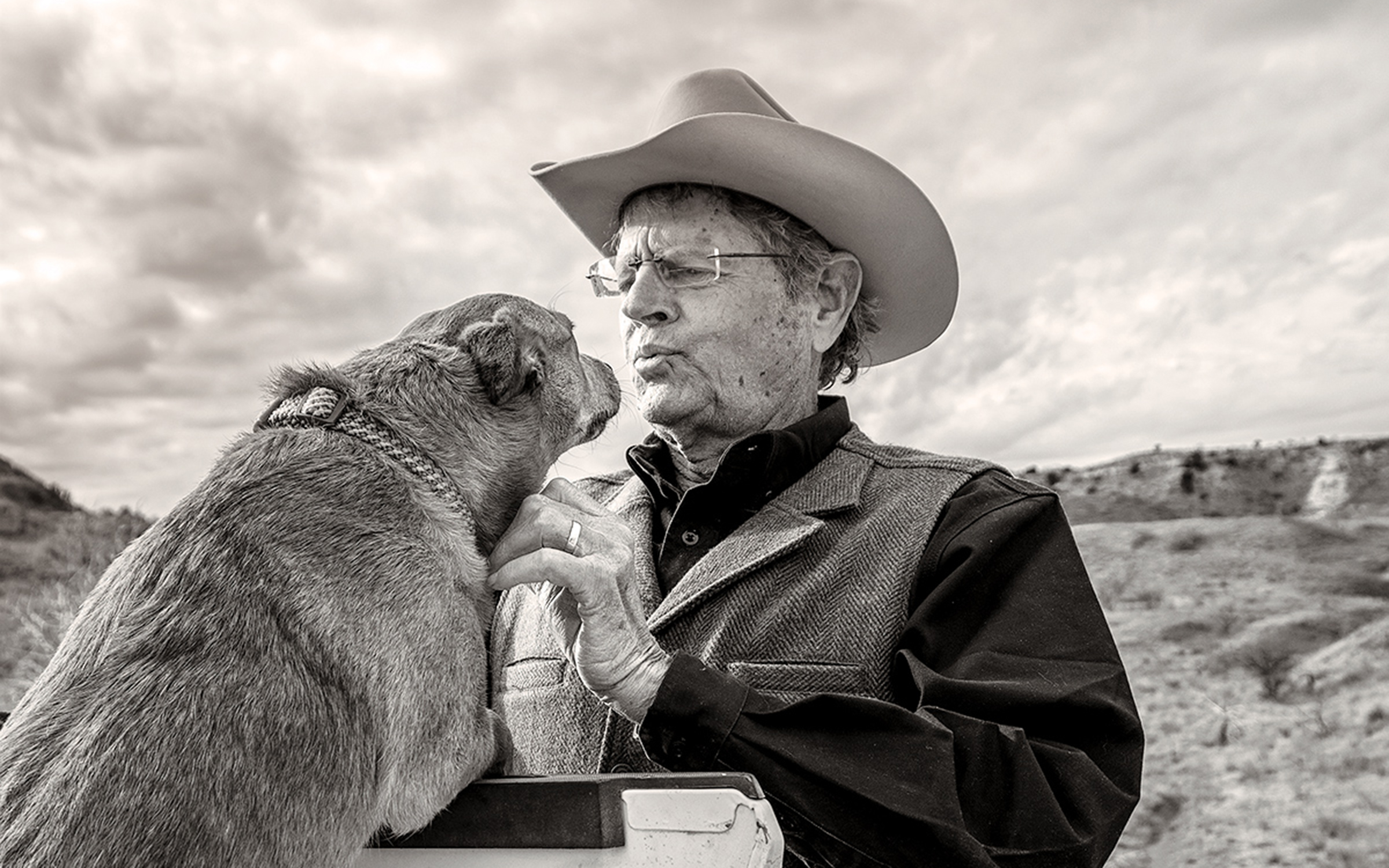 How Hank the Cowdog Made John R. Erickson the King of the Canine Canon ...