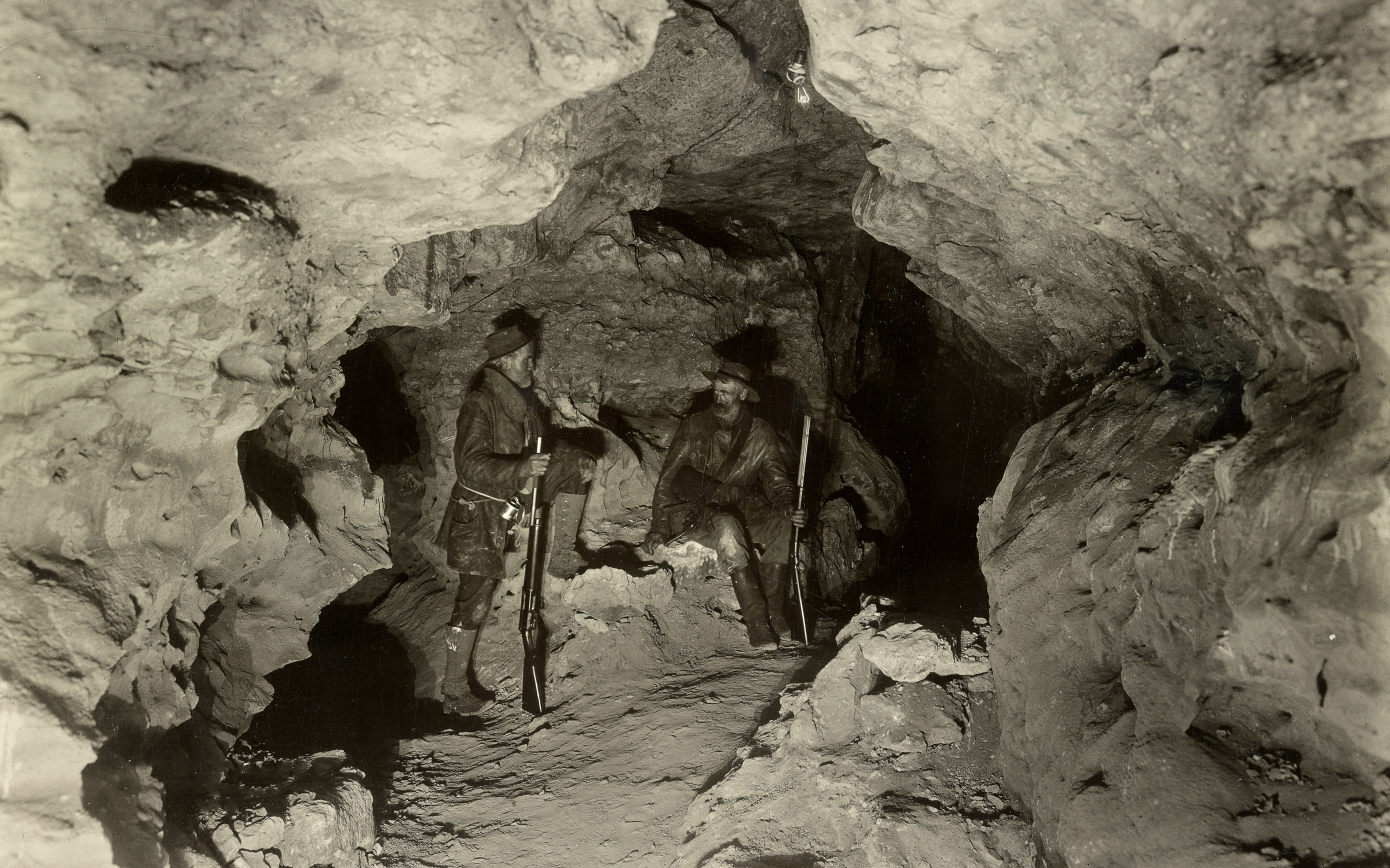One of Texas’s Coolest Caves Lies Beneath an Upscale San Antonio ...
