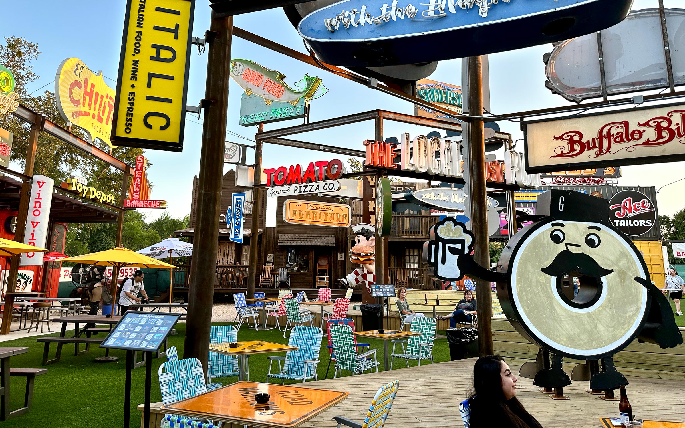 Who Is Austin's Sign Bar For? – Texas Monthly