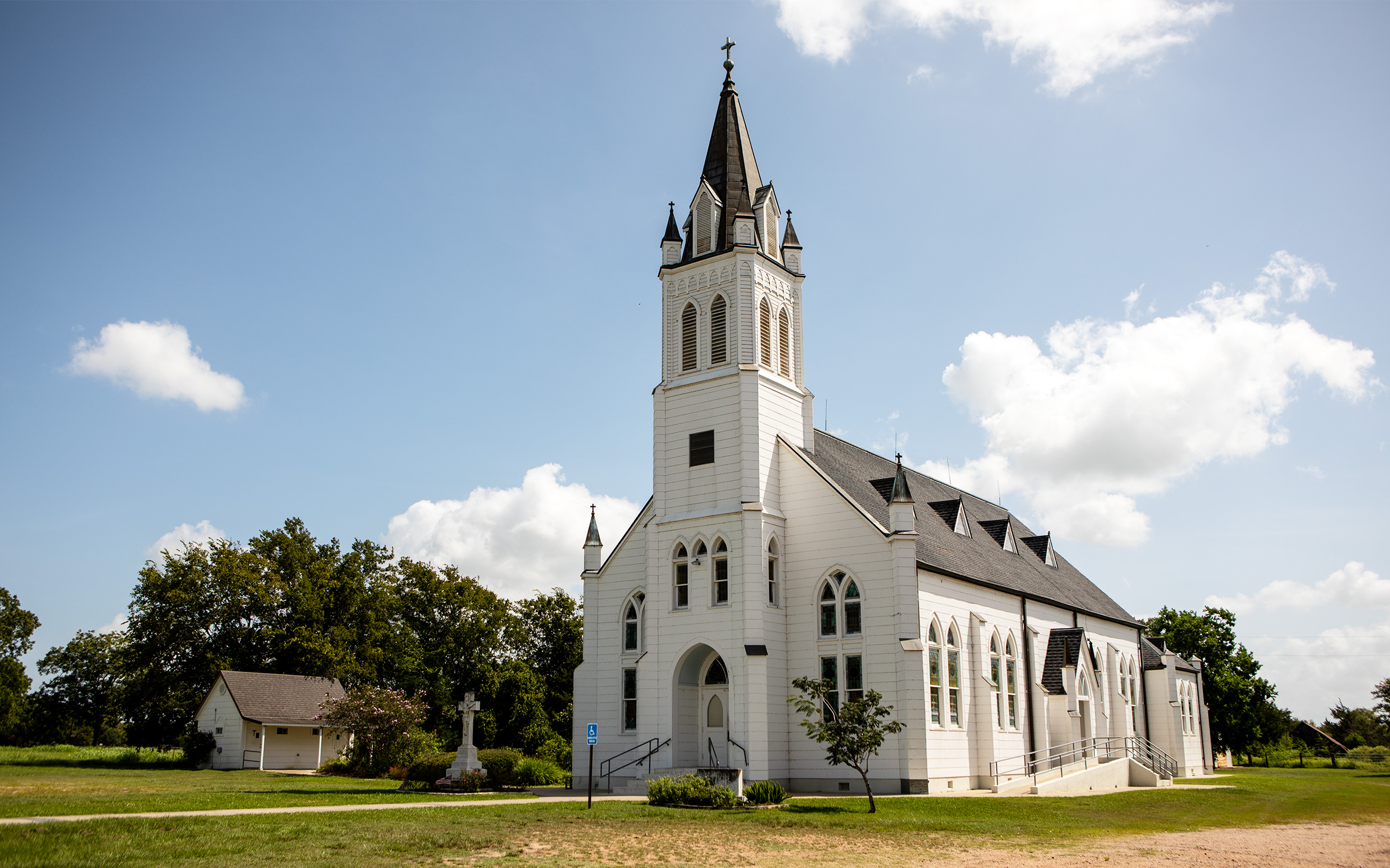 An Expert’s Guide to the Hidden-Gem Painted Churches of Texas